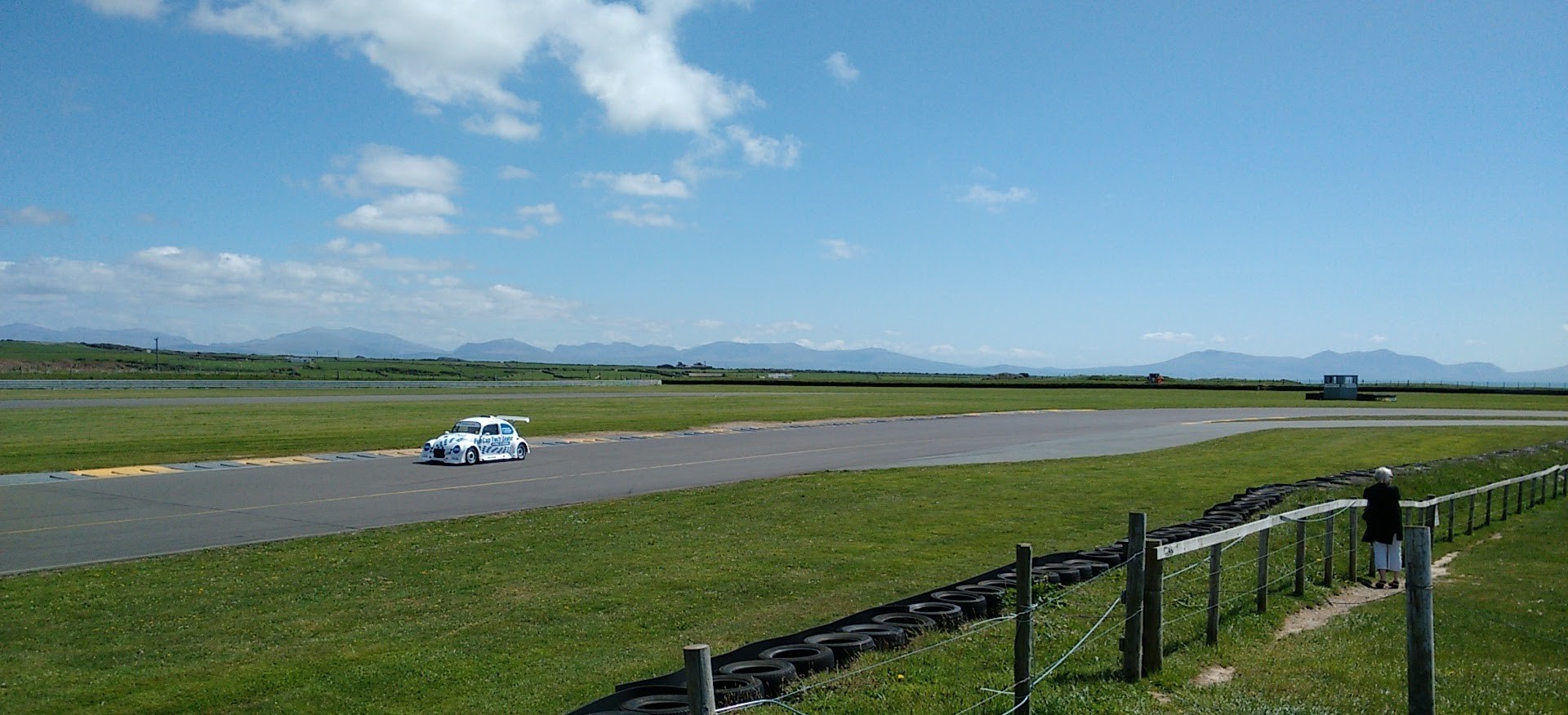 Angleseyisle's guide to visiting Anglesey Circuit / Trac Mon